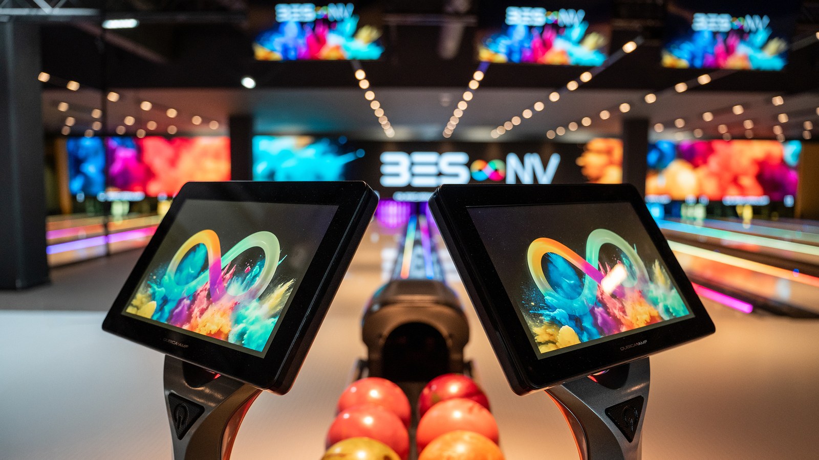 QubicaAMF: BES NV bowler entertainment system - Bowling Technology