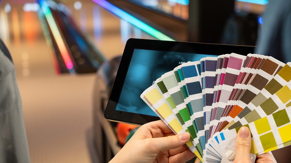 QubicaAMF: BES NV bowler entertainment system - Bowling Technology