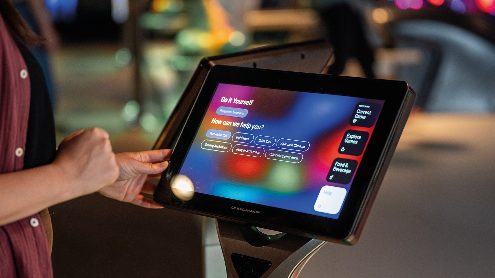 QubicaAMF: BES NV bowler entertainment system - Bowling Technology