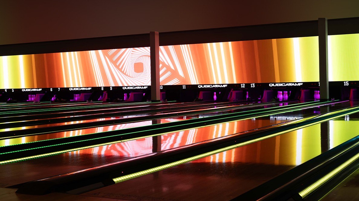QubicaAMF: Neoverse Immersive LED Wall for a bowling center