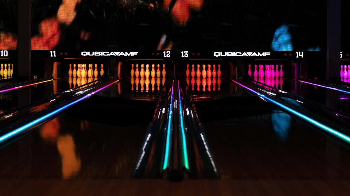 CenterPunch Lighting - QubicAMF Bowling Design